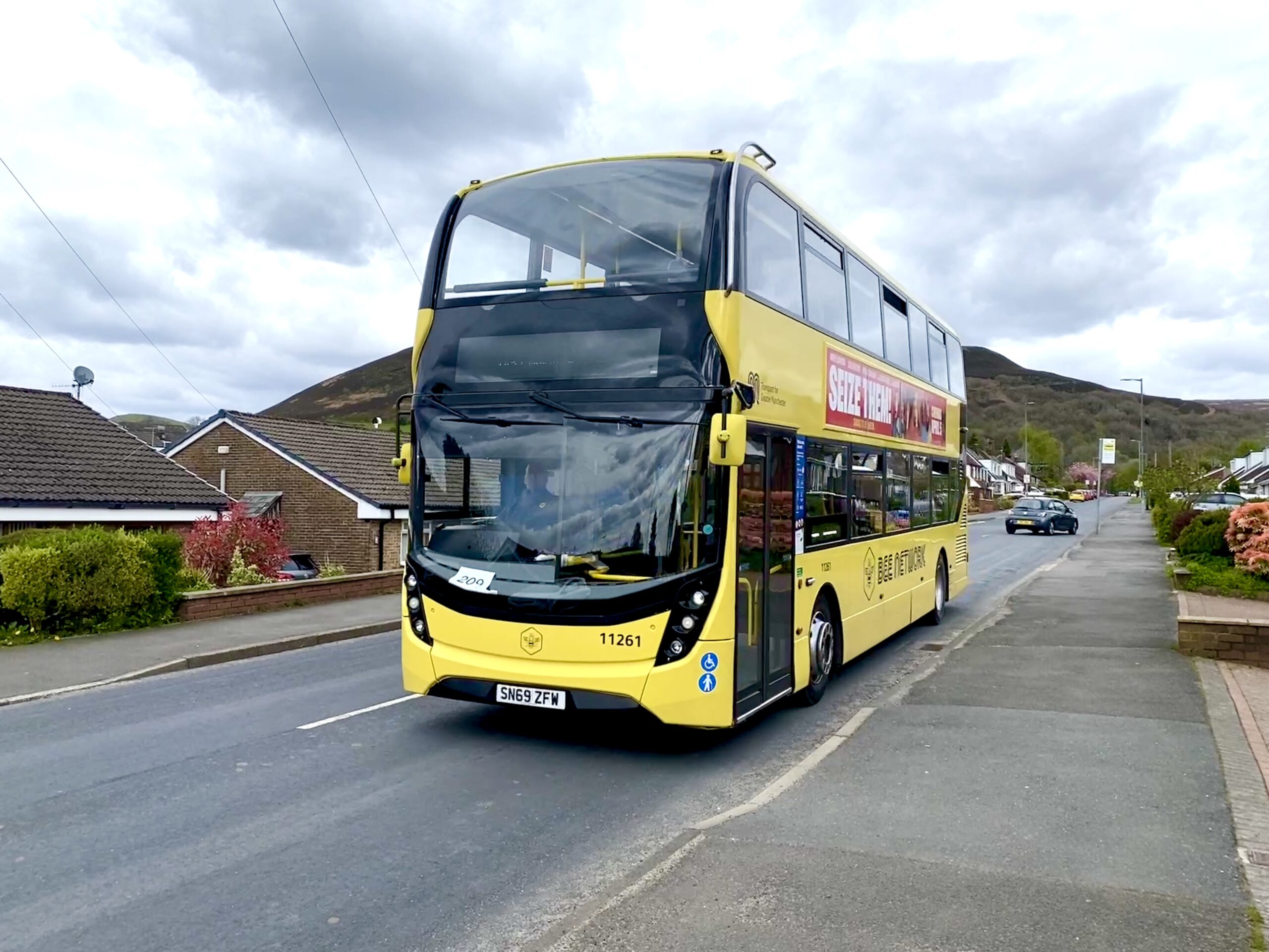 More than £500k spent on painting buses yellow for Bee Network rebrand ...